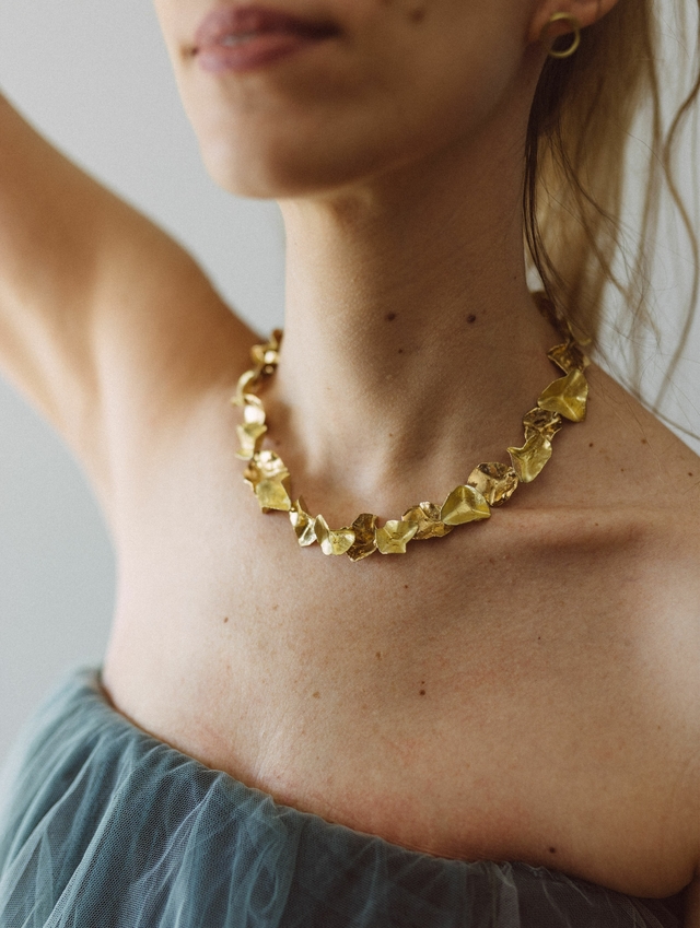 GARGANTILLA ORIGAMI - Lucía Feugas | Joyería de Autor