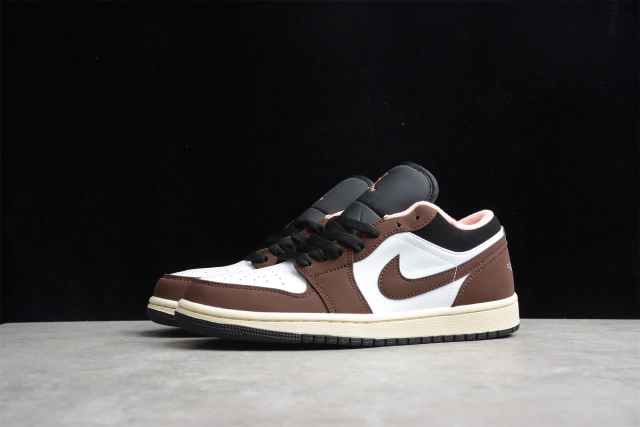 Air Jordan 1 Low Mocha - Comprar em Hyped Office