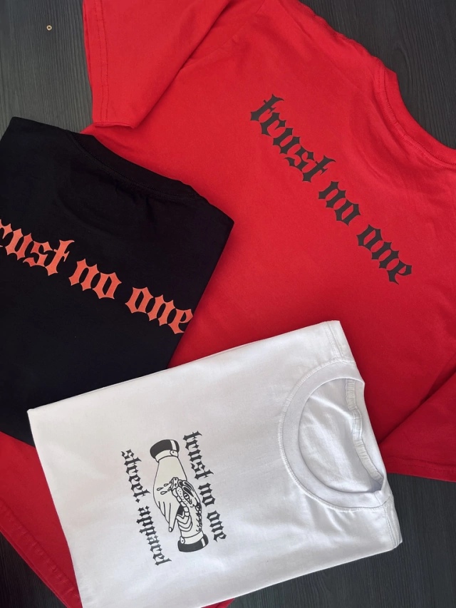Camiseta Trust No One - Street Apparel - Street Apparel