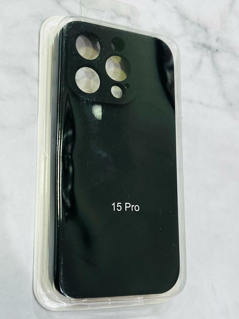 SILICONE CASE NEGRA IPH 15 PRO - Amo Mi Celu