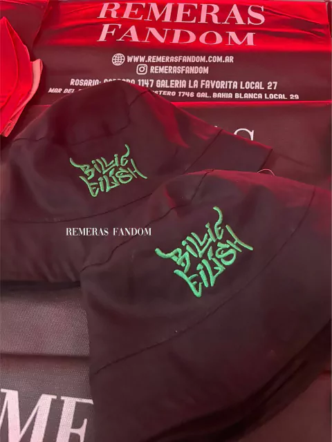 Piluso Negro Billie Eilish - Comprar en Remeras Fandom