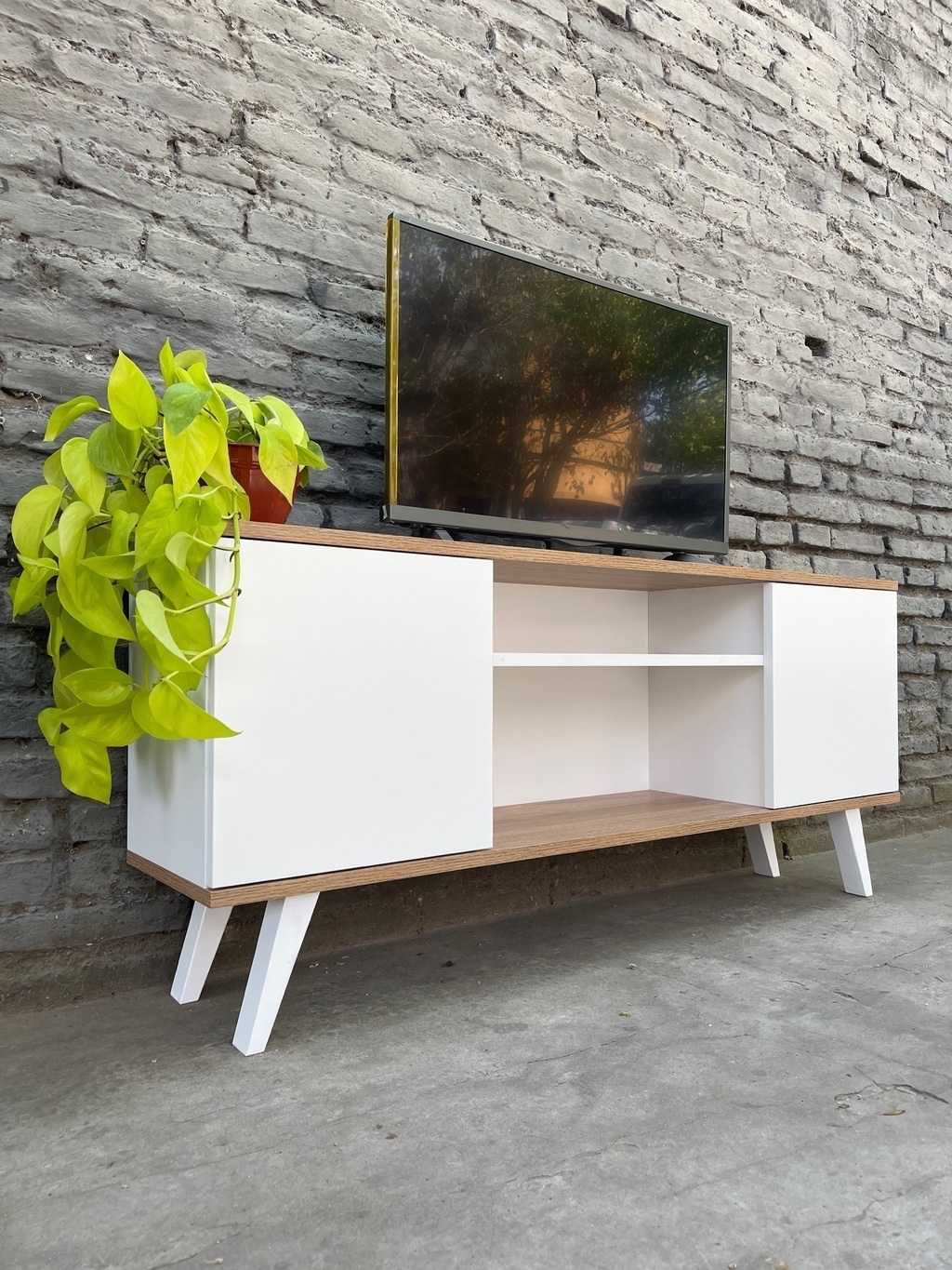 Mesa tv rack melamina patas laqueadas