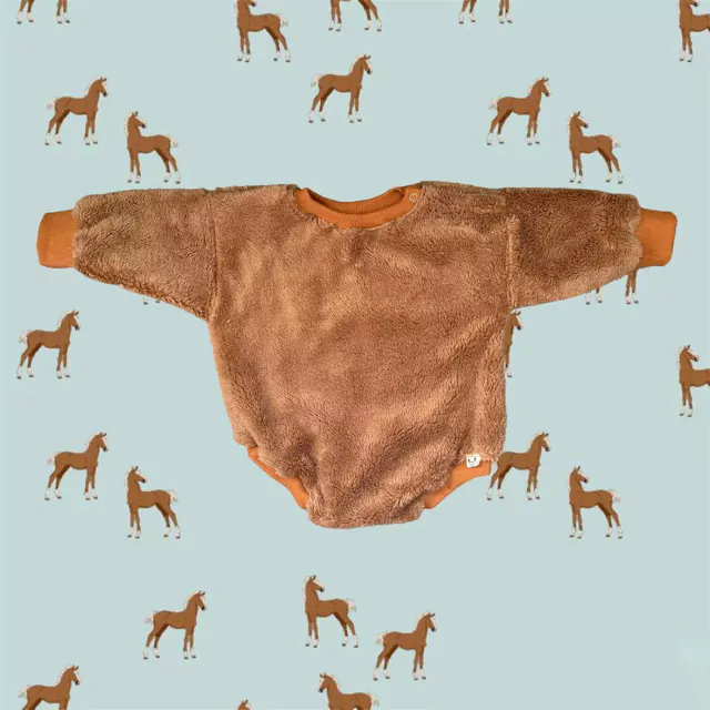 Buzo body de corderito Avellana - Mon and Frank