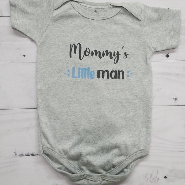 Body Gris Mommy's little man - Comprar en Ohana bebes