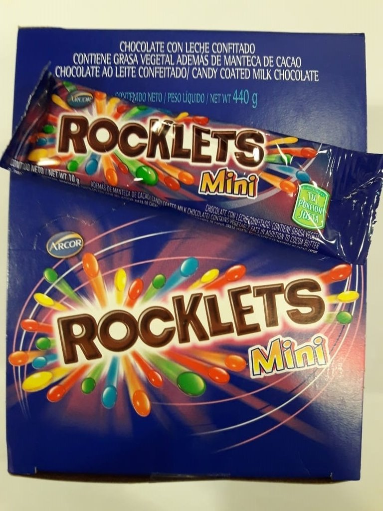 Lentejas de Chocolate Mini Rocklets 10g Caja x 44 unidades