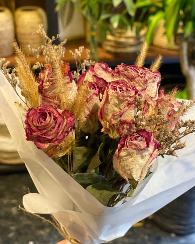 Ramo de Rosas Disecadas - Comprar en Pola Atelier