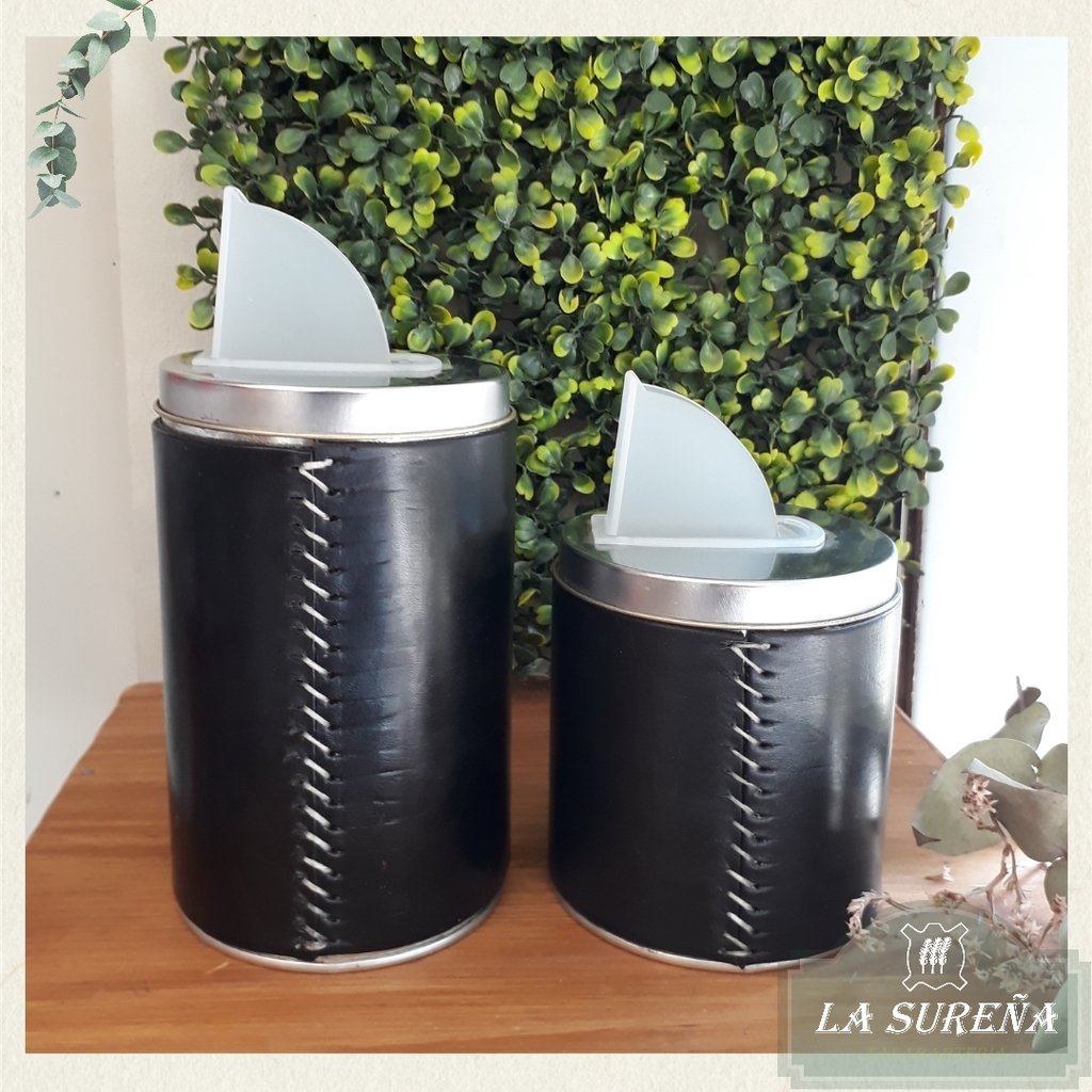 Yerbero y azucarero en lata forrado Cuero - LA SUREÑA