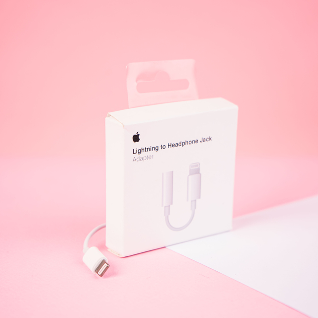 Adaptador Replica Lightning A Miniplug Jack 3.5mm iPhone