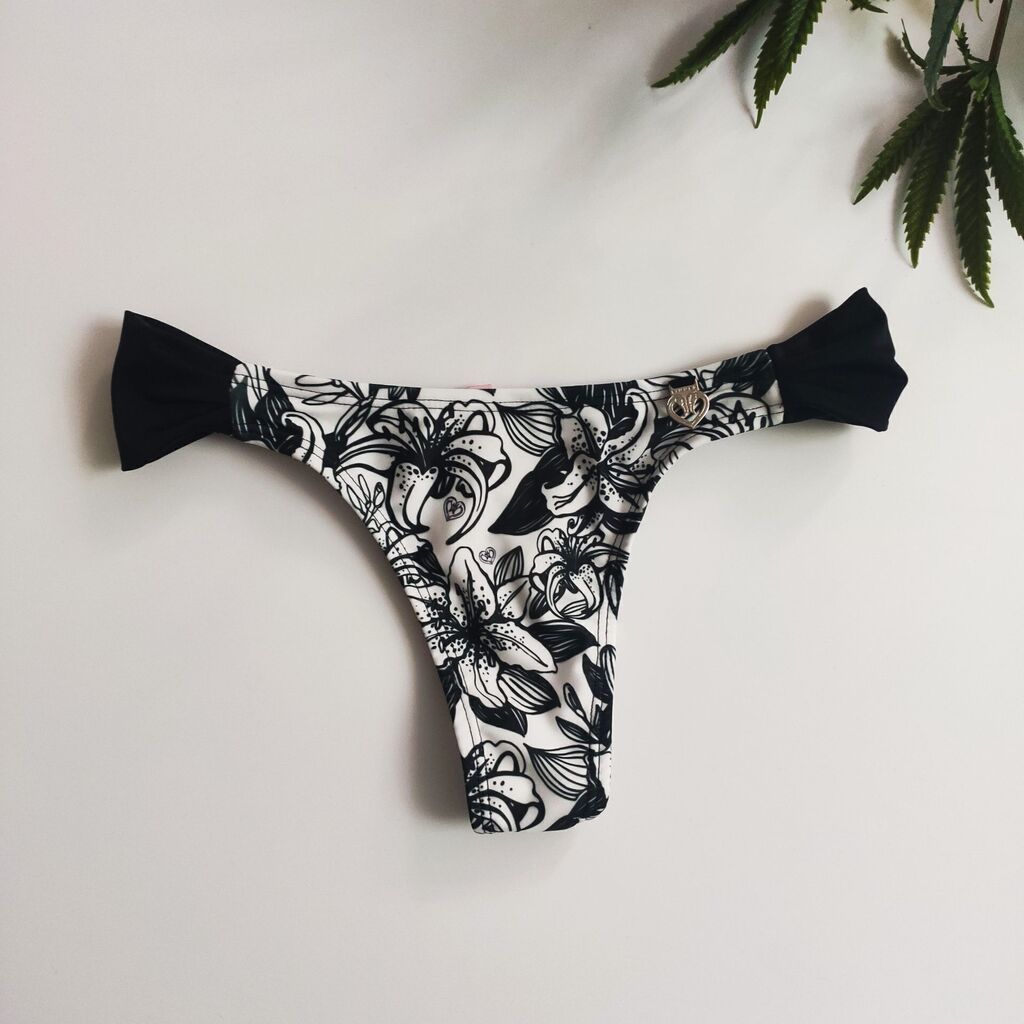 Colales con frunce Hojas Black - SINNER BIKINIS