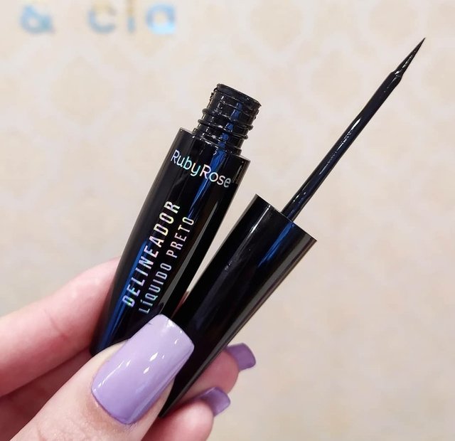 Delineador Líquido Preto - Ruby Rose