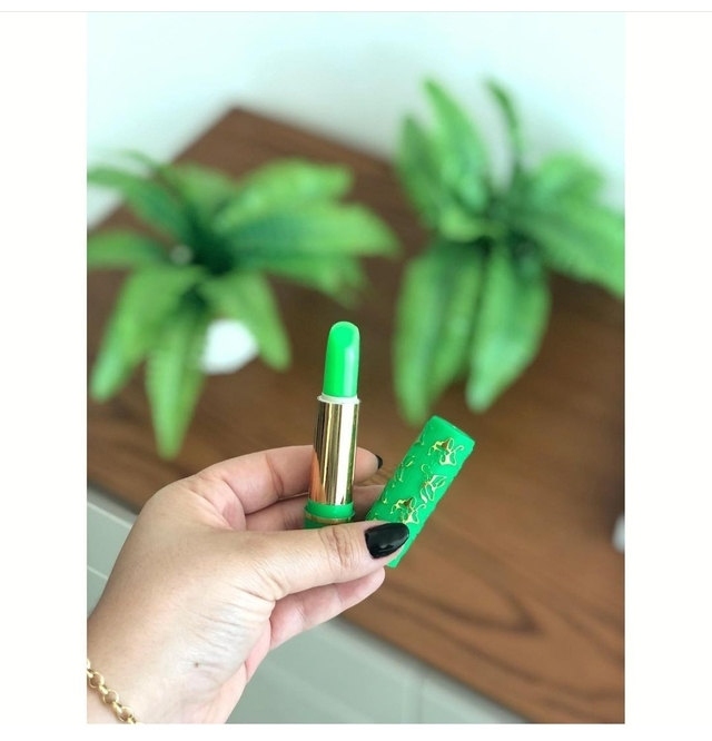 BATOM VERDE 24 HORAS QUE VIRA ROSA - BATOM DA VOVà - BELLA FEMME