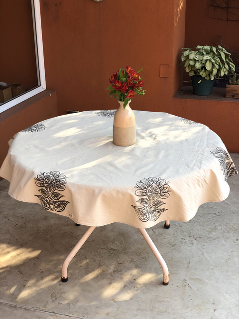 Mantel de tela tussor estampado a mano en serigrafía, diseño propio
