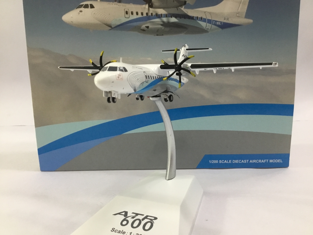 ATR 42-600 (House Color Livery) - Air Tango Hobbie Shop