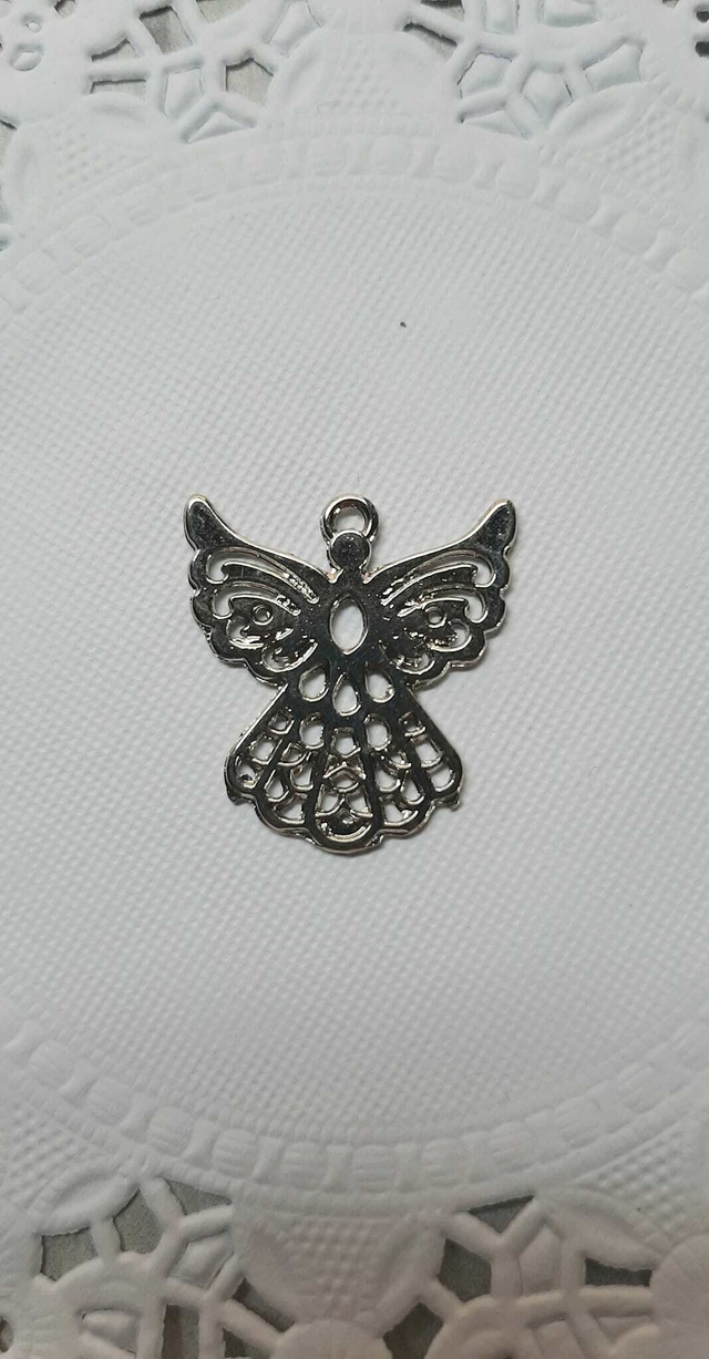 Dije de metal Ángel calado mediano