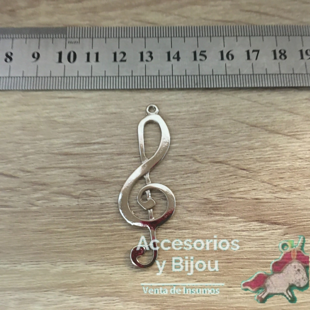 Dije Nota Musical Clave Sol Mediano 5,9cm MED28 (4 unidades)