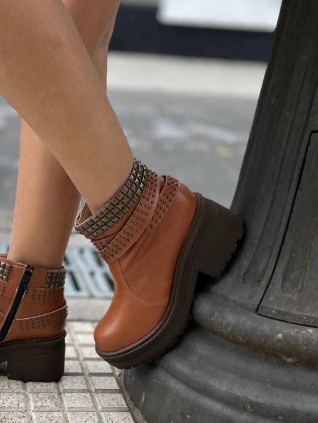 Borcego Moscu Tachas Suela - Comprar en Bunker Shoes