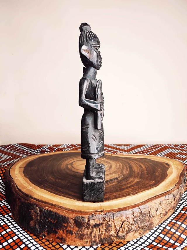 Escultura de Erinlé (Erinlẹ̀) - 25cm