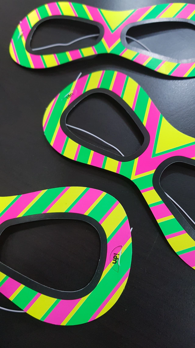 Antifaces Super Fluo Rayas Cartulina Impresa - Mod/3