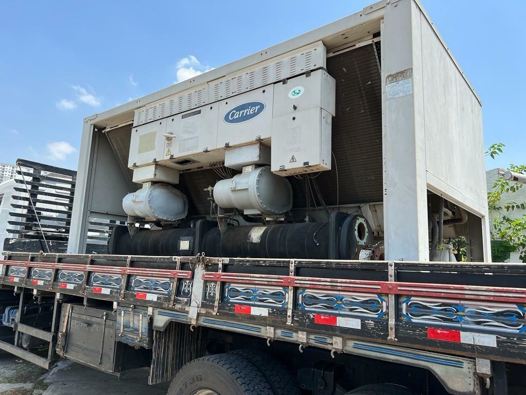 Chiller Carrier 30GX - 162TR - 380V 3F - Seminovo (1)