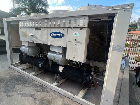 Chiller Carrier 30GX - 162TR - 380V 3F - Seminovo (1)