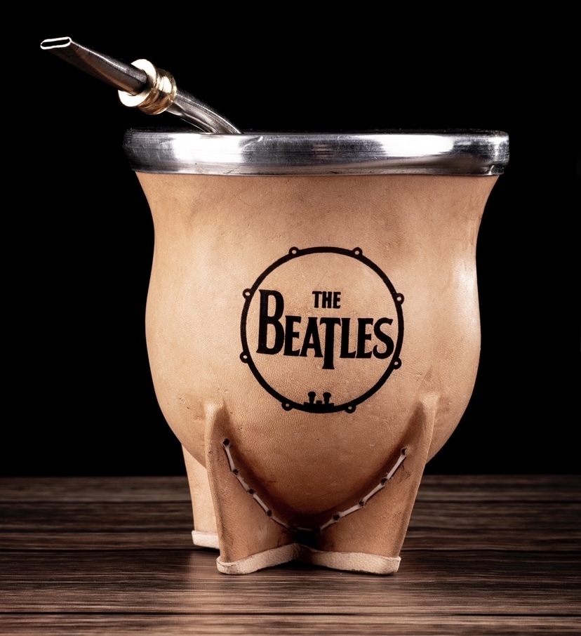 MATE DE CUERO CON GRABADO PERSONALIZADO