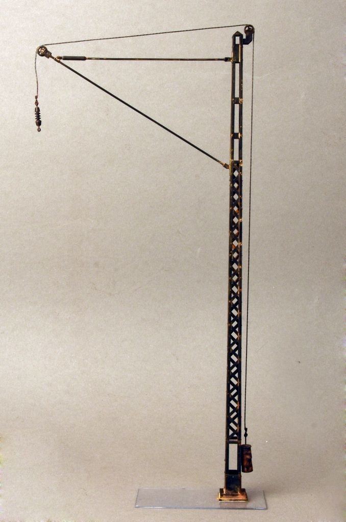 Miniart 1/35 35570 Railroad Power Poles And Lamps