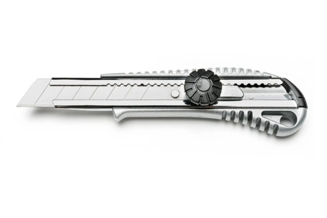 Cutter Metalico Retractil Con Rueda Bremen