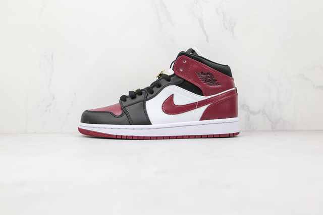 Comprar Air Jordan 1 Mid em B&F Store Sneakers