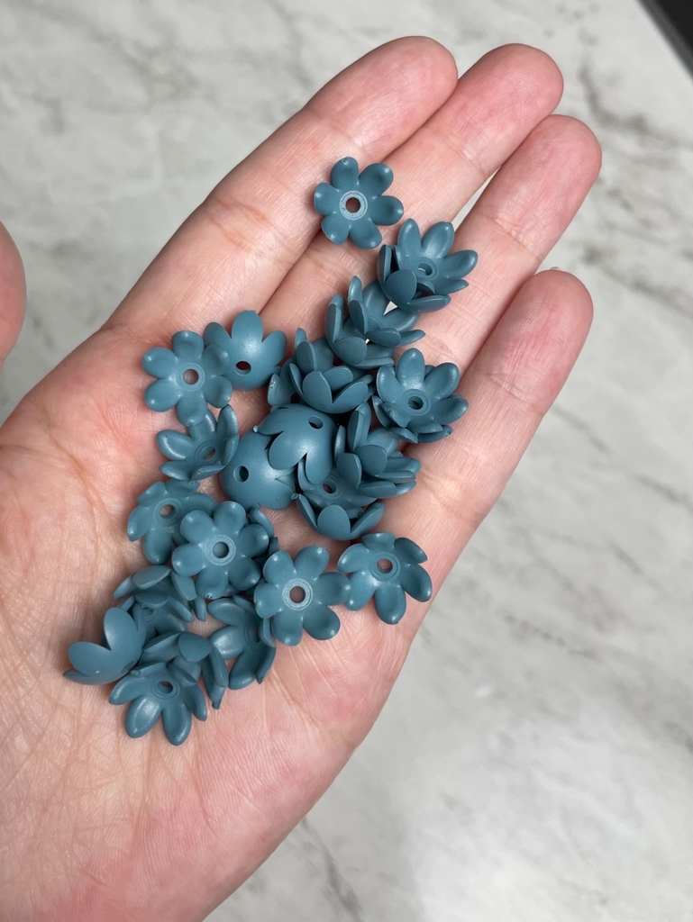 FLOR PLASTICO 15MM AZUL 30 UNIDADES - Danny Agostini