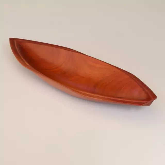 Gamela Indígena Canoa em Madeira