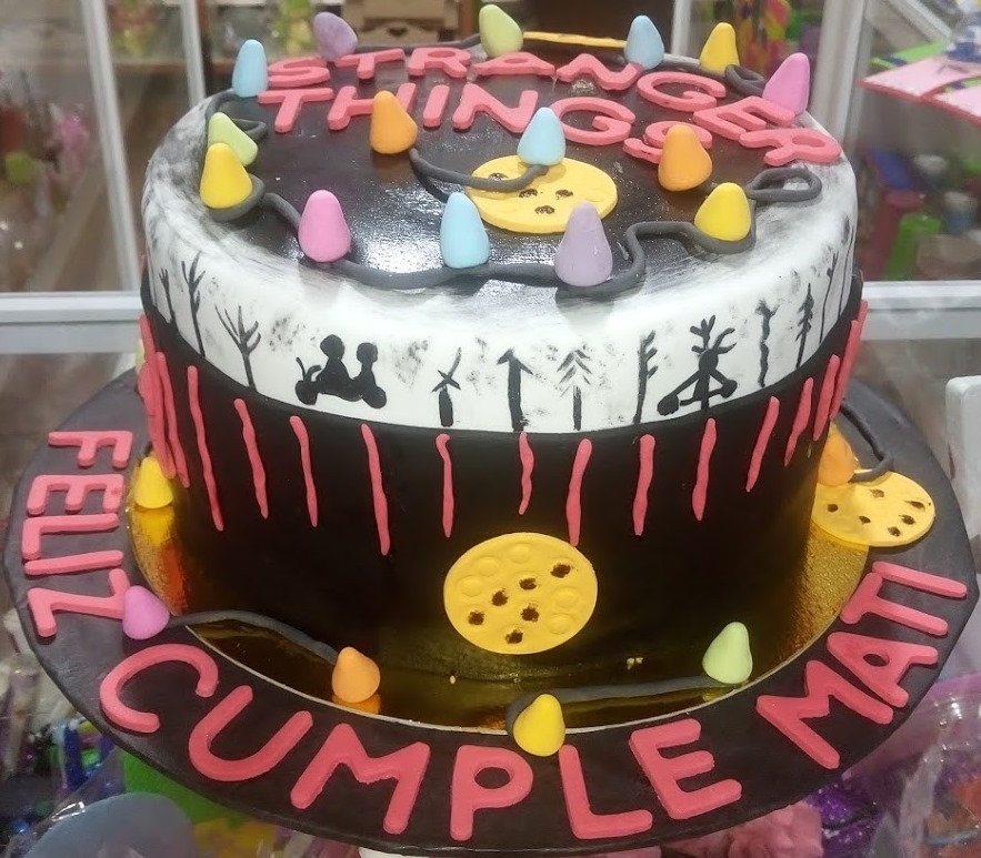 TORTA STRANGER THINGS - Comprar en Tienda de Desayunos