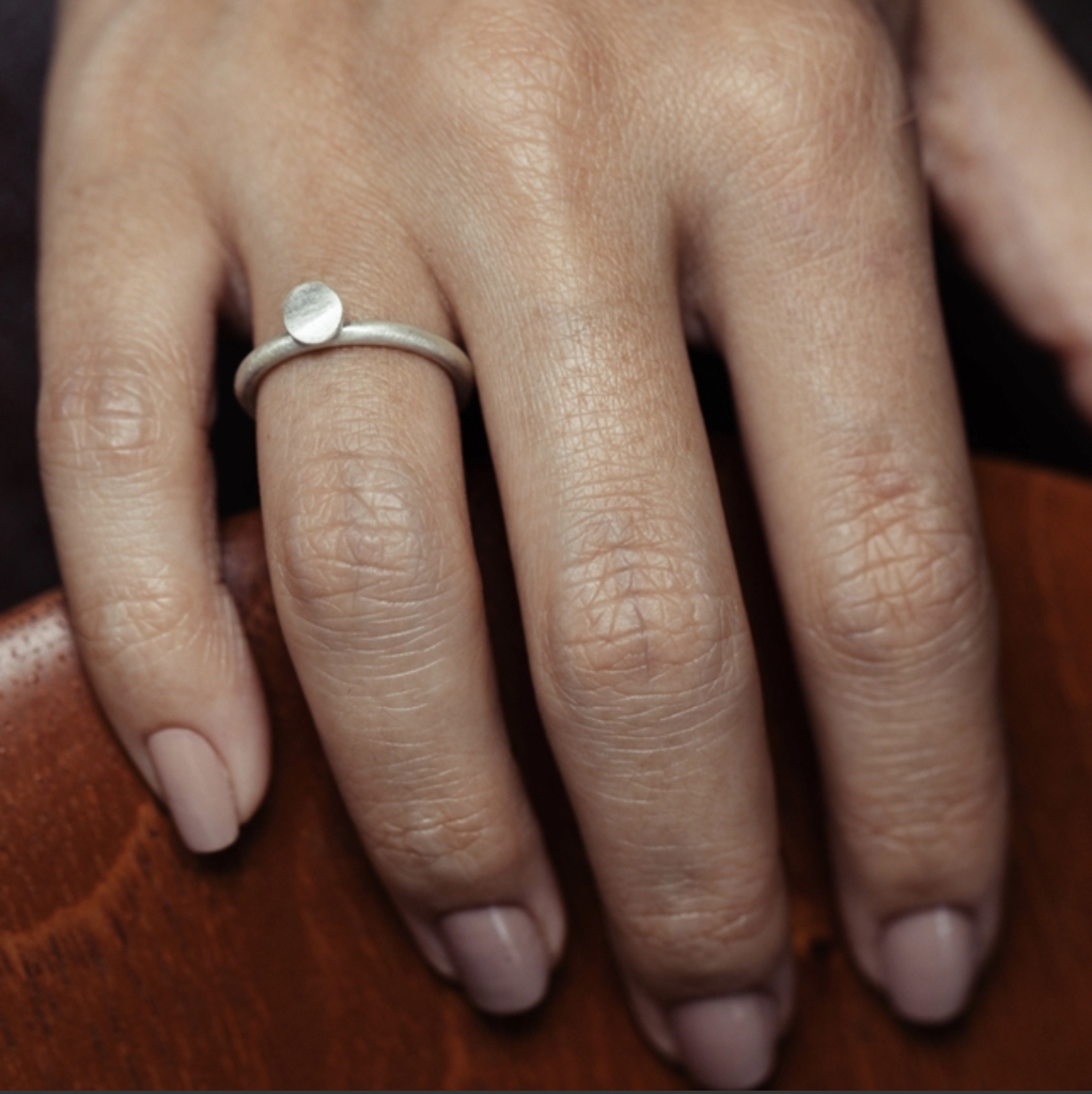 Folhinha ring composition - Buy in Studio Paula Fabbri