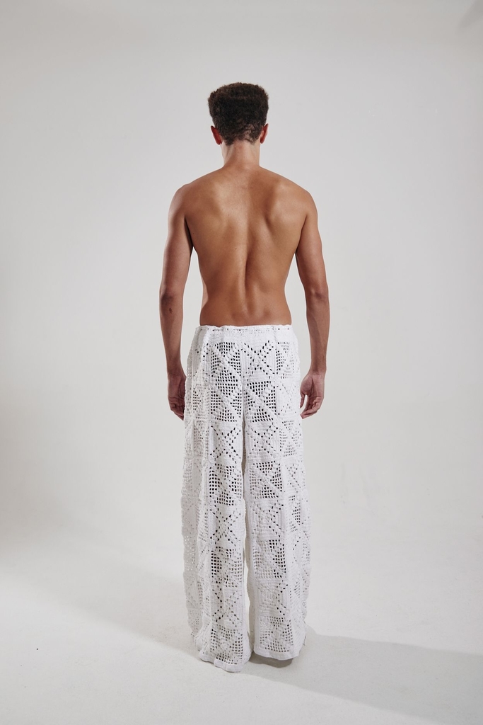 CALÇA SQUARE BRANCA EM CROCHÊ