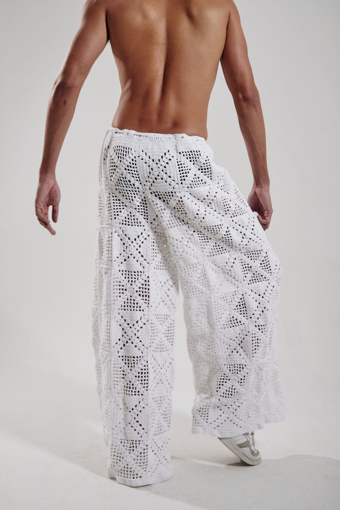 CALÇA SQUARE BRANCA EM CROCHÊ
