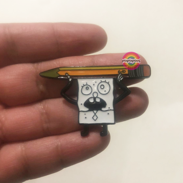 pin metalico precio
