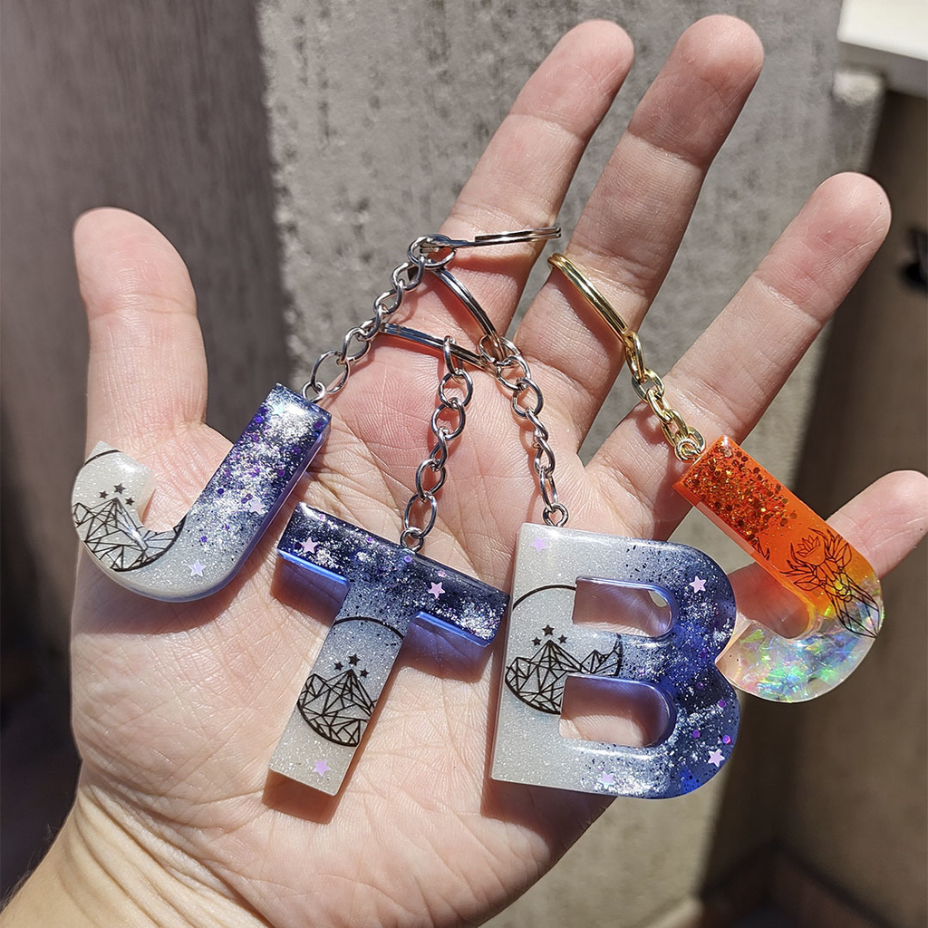 Chaveiro ACOTAR - Letra em Resina Epóxi Personalizada