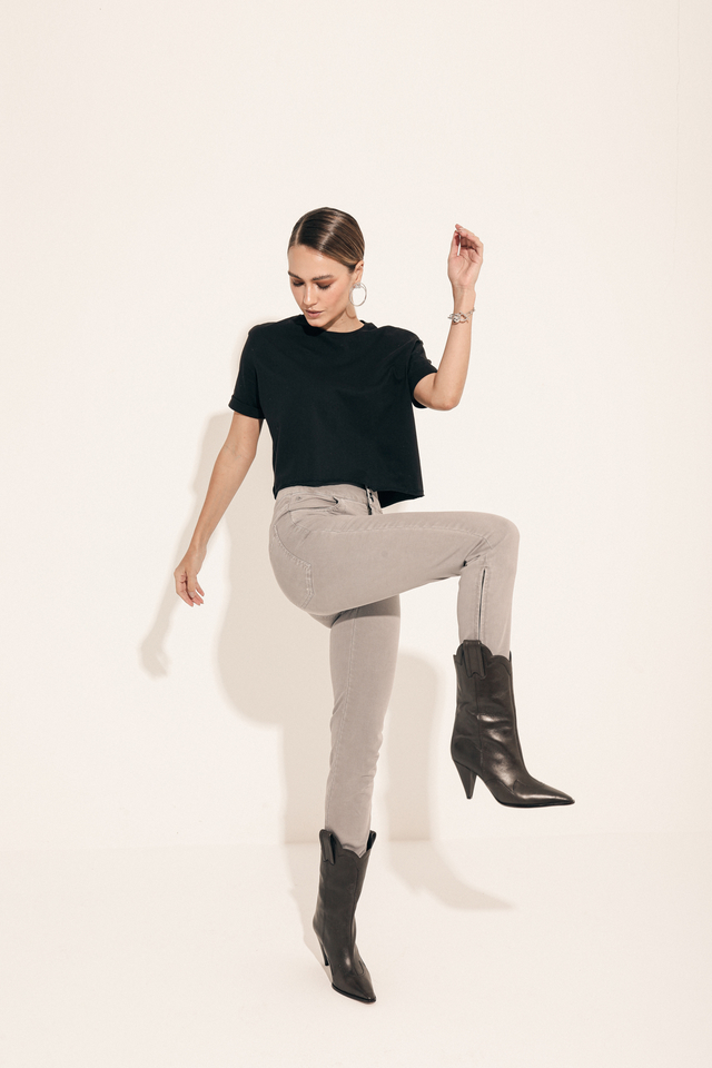 Comprar Cropped em Comfy Basics