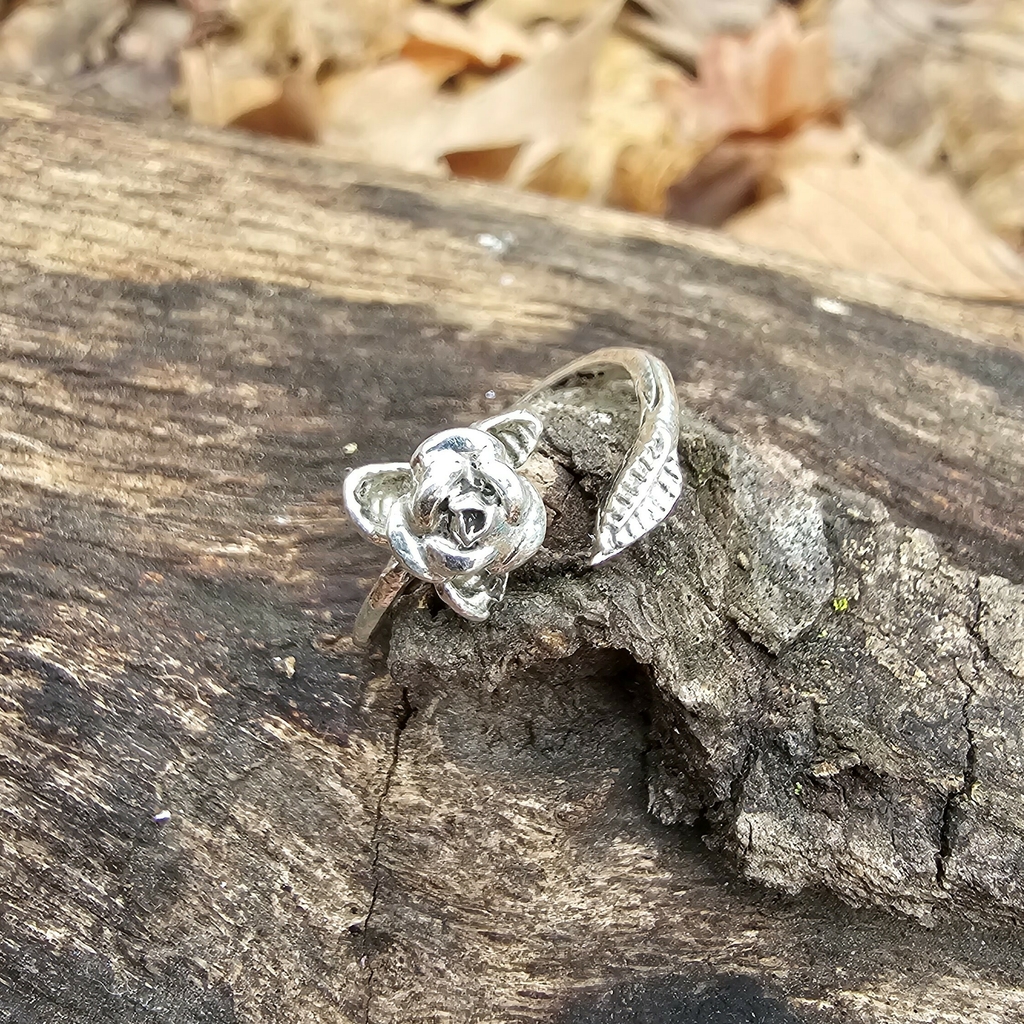 Anillo Regulable Pimpollo de Rosa en Plata 925