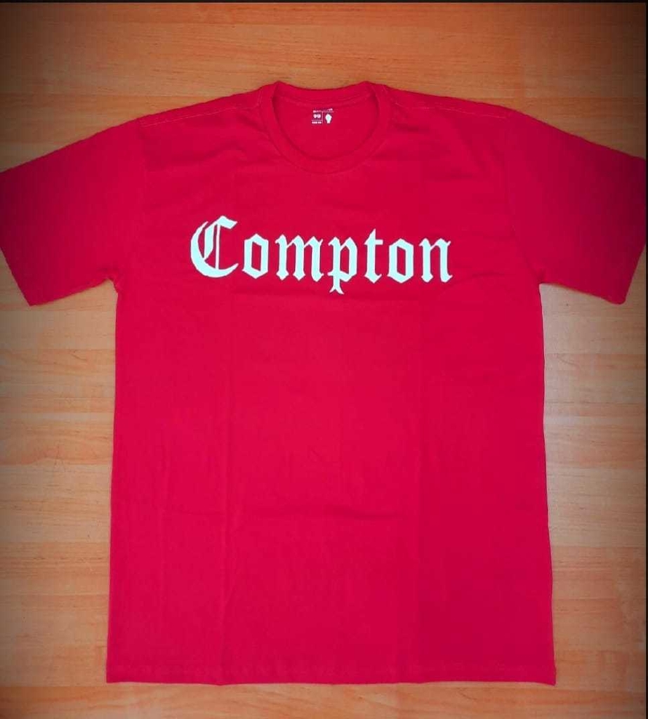 CAMISETA COMPTON (M AO GG) - Comprar em Hoodies e Tees
