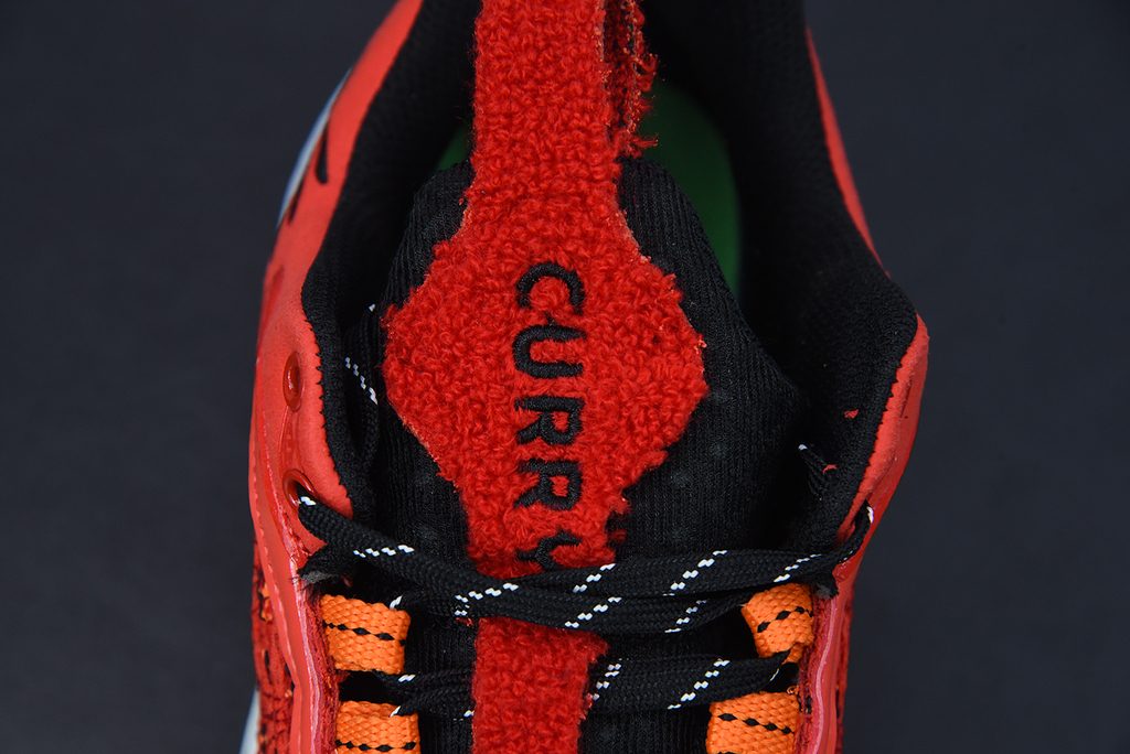 Curry Flow 9 Sesame Street 'Elmo' - END ZONE STORE