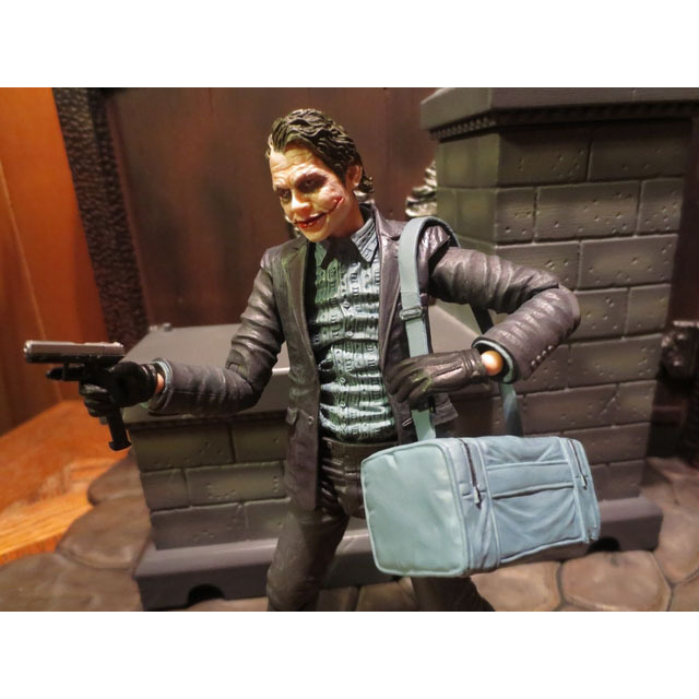 Action Figure Coringa (Ladrão de Banco) Mafex | Batman: O Cavaleiro das ...