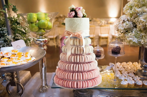 Tabuleiro Para Bolo Com Torre Para Macarons 02 Pisos