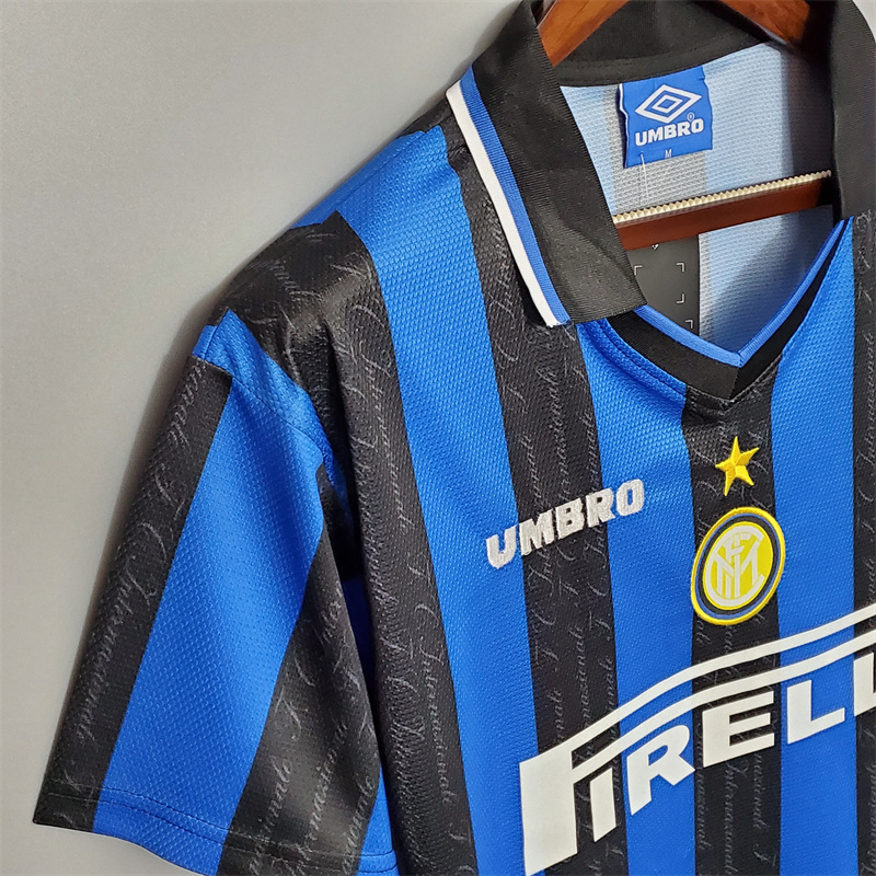 Camisa Retrô Inter de Milão 1997/1998 Craque Ronaldo Fenômeno - Umb