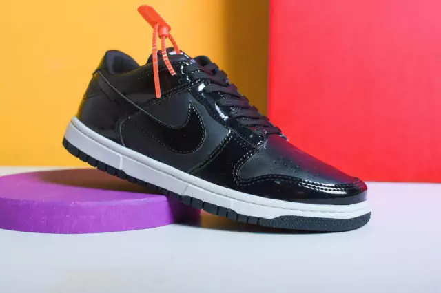 Tênis Nike Dank Low - Preto/Preto - On Calçados