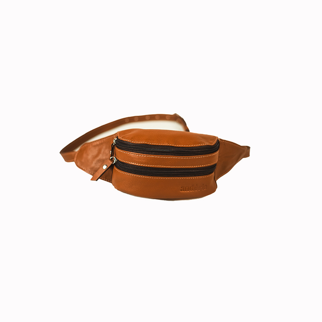 Pochete Transversal Unissex de Couro Legítimo Chocolate Cris Andória