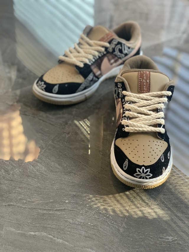 Dunk Sb Travis Scoot - Comprar em Dash Imports