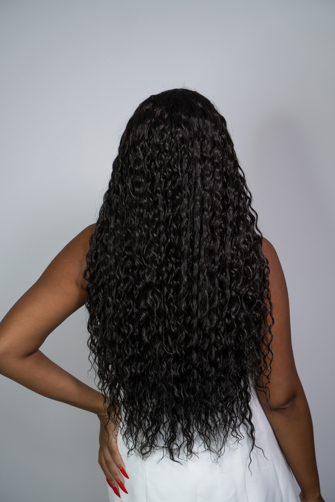 Lace front cacheada preta