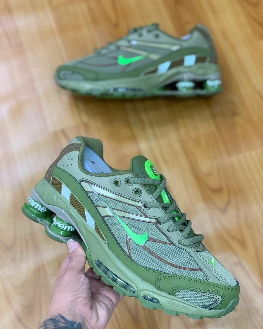 Shox R4 Supreme Verde - Totalmente demais oficial