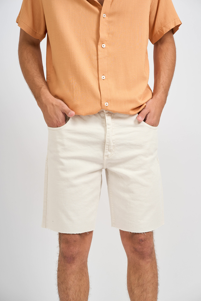 Bermuda de Jean Off White. Somos Cara Cruz Jeans, Construimos moda.