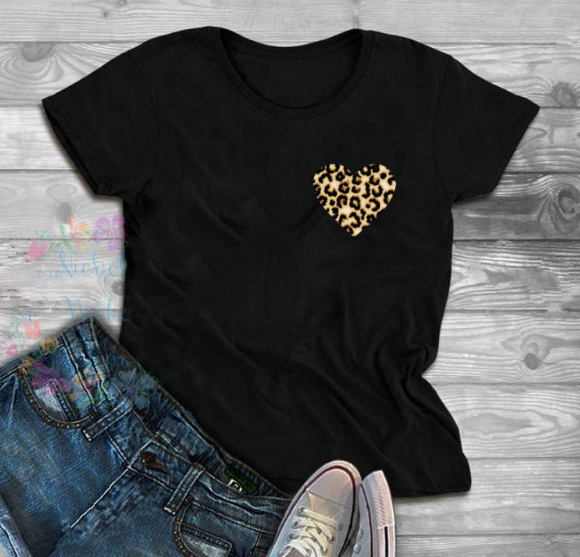Remera “corazon animal print" - Comprar en Valentinas